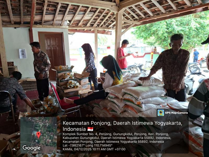 Penyaluran Bantuan Pangan Pengganti di Kalurahan Ponjong Berjala